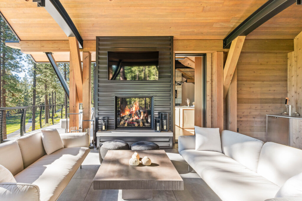 Lahontan 7745 - Kelly and Stone Architects