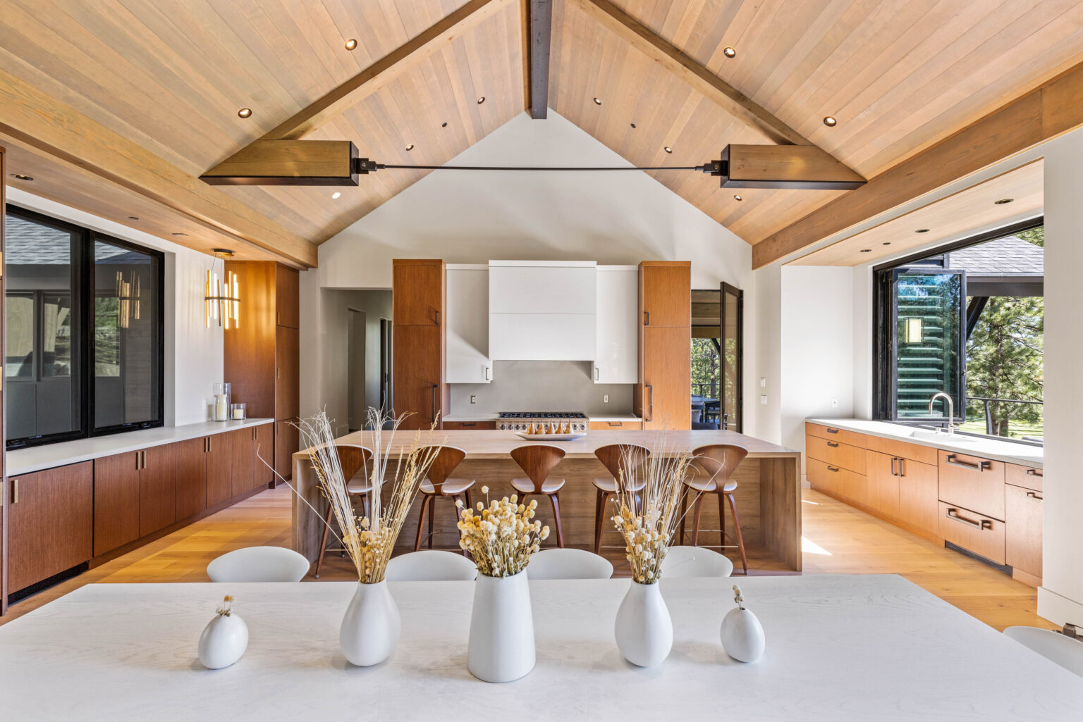 Lahontan 7745 - Kelly and Stone Architects